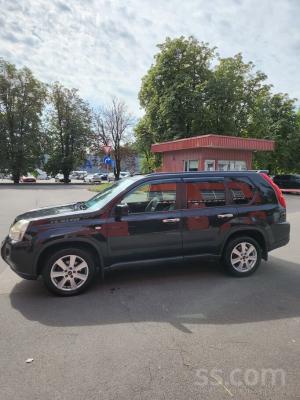 Black Nissan X-Trail 2009 in Riga, with an engine capacity of 2.00 L and mileage of 335 thousand km for 5250 €, photo 4 on AUTOMOTO.COM.LV