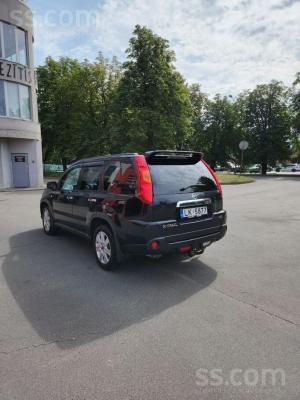Black Nissan X-Trail 2009 in Riga, with an engine capacity of 2.00 L and mileage of 335 thousand km for 5250 €, photo 5 on AUTOMOTO.COM.LV