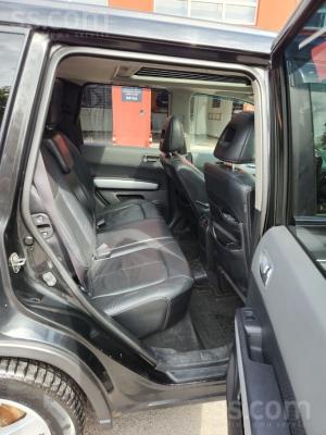 Black Nissan X-Trail 2009 in Riga, with an engine capacity of 2.00 L and mileage of 335 thousand km for 5250 €, photo 9 on AUTOMOTO.COM.LV