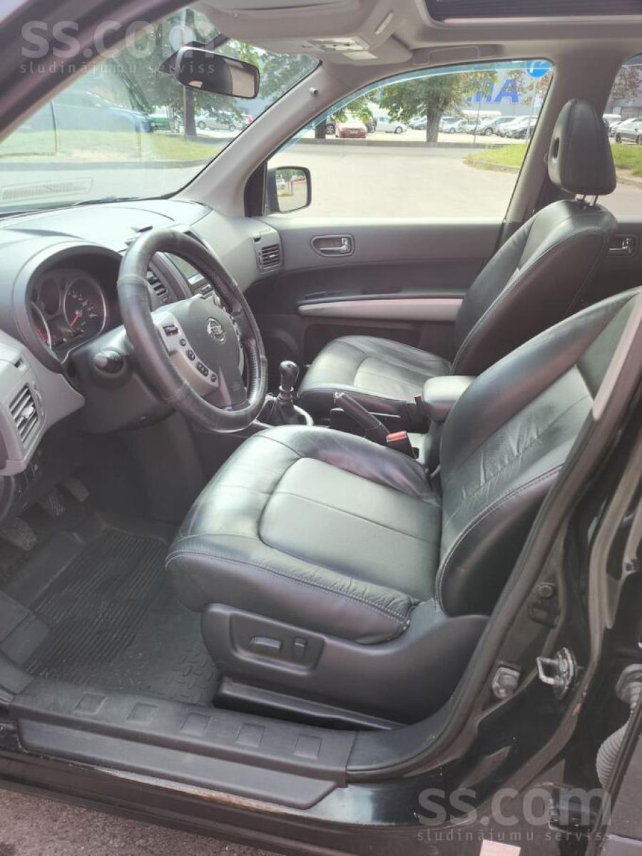 Black Nissan X-Trail 2009 in Riga, with an engine capacity of 2.00 L and mileage of 335 thousand km for 5250 €, photo 11 on AUTOMOTO.COM.LV