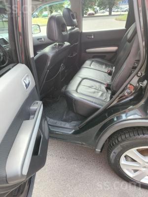 Black Nissan X-Trail 2009 in Riga, with an engine capacity of 2.00 L and mileage of 335 thousand km for 5250 €, photo 12 on AUTOMOTO.COM.LV