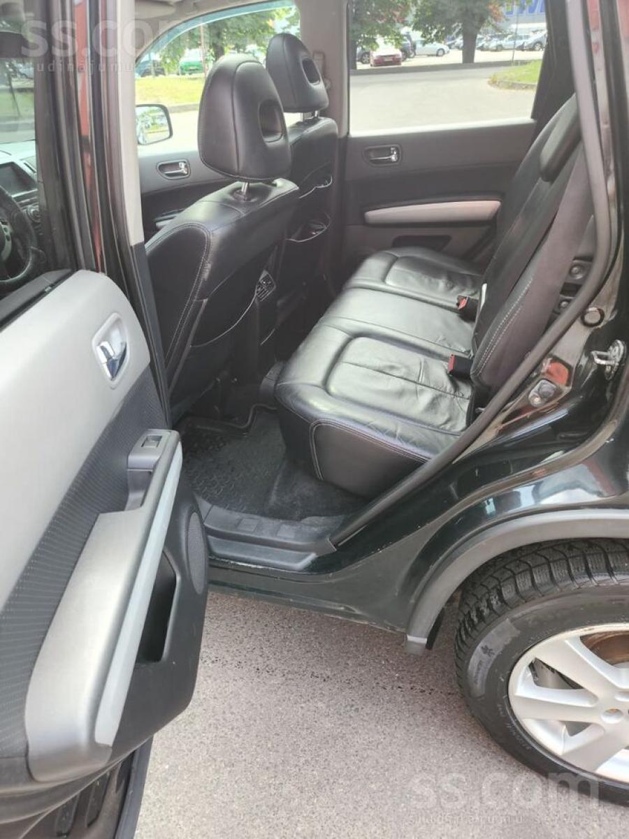 Black Nissan X-Trail 2009 in Riga, with an engine capacity of 2.00 L and mileage of 335 thousand km for 5250 €, photo 12 on AUTOMOTO.COM.LV