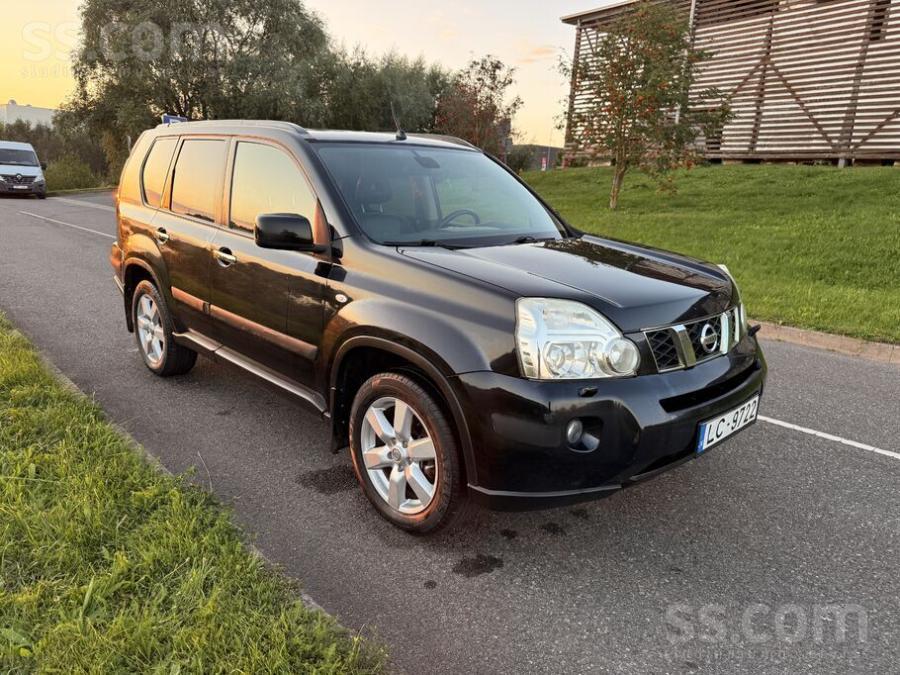 Black Nissan X-Trail 2009 in Riga, with an engine capacity of 2.00 L and mileage of 383 thousand km for 3500 €, photo 3 on AUTOMOTO.COM.LV