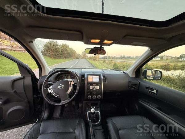 Black Nissan X-Trail 2009 in Riga, with an engine capacity of 2.00 L and mileage of 383 thousand km for 3500 €, photo 7 on AUTOMOTO.COM.LV