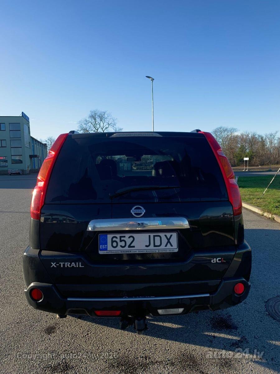 Black Nissan X-Trail 2010 in Tallinn, with an engine capacity of 2.00 L and mileage of 240 thousand km for 8000 €, photo 4 on AUTOMOTO.COM.LV