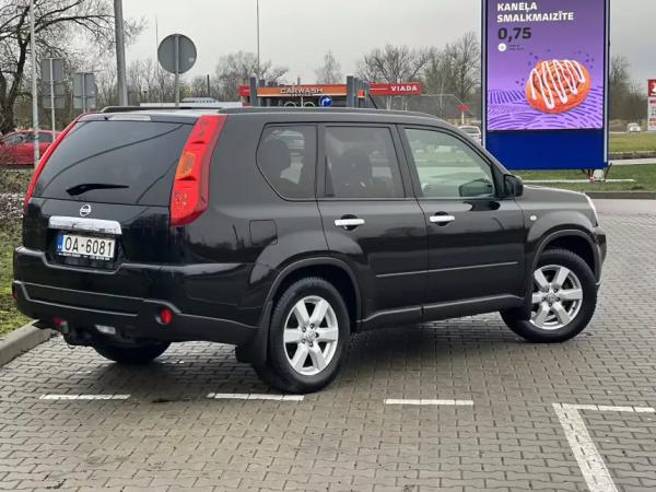 Black Nissan X-Trail 2010 in Jekabpils, with an engine capacity of 2.00 L and mileage of 278 thousand km for 6800 €, photo 2 on AUTOMOTO.COM.LV