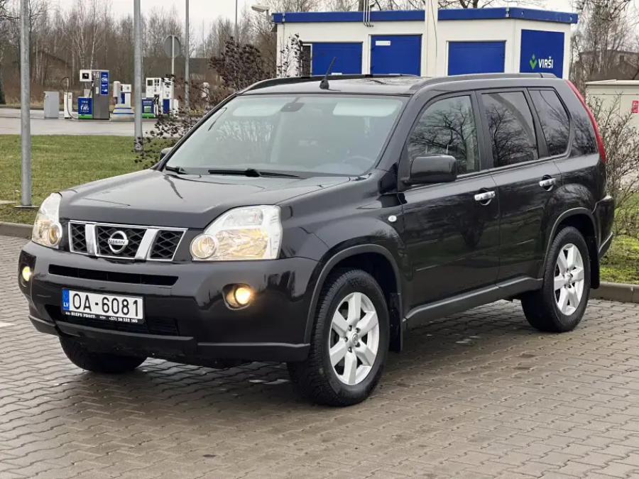 Black Nissan X-Trail 2010 in Jekabpils, with an engine capacity of 2.00 L and mileage of 278 thousand km for 6800 €, photo 4 on AUTOMOTO.COM.LV
