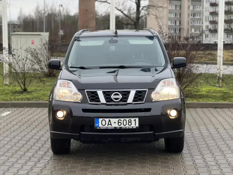 Black Nissan X-Trail 2010 in Jekabpils, with an engine capacity of 2.00 L and mileage of 278 thousand km for 6800 €, photo 5 on AUTOMOTO.COM.LV