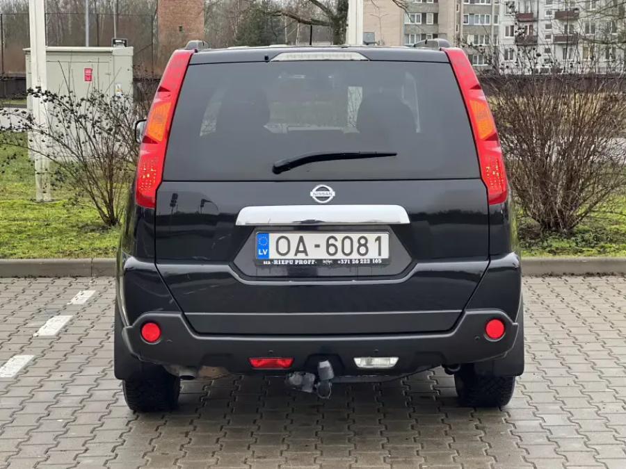 Black Nissan X-Trail 2010 in Jekabpils, with an engine capacity of 2.00 L and mileage of 278 thousand km for 6800 €, photo 8 on AUTOMOTO.COM.LV