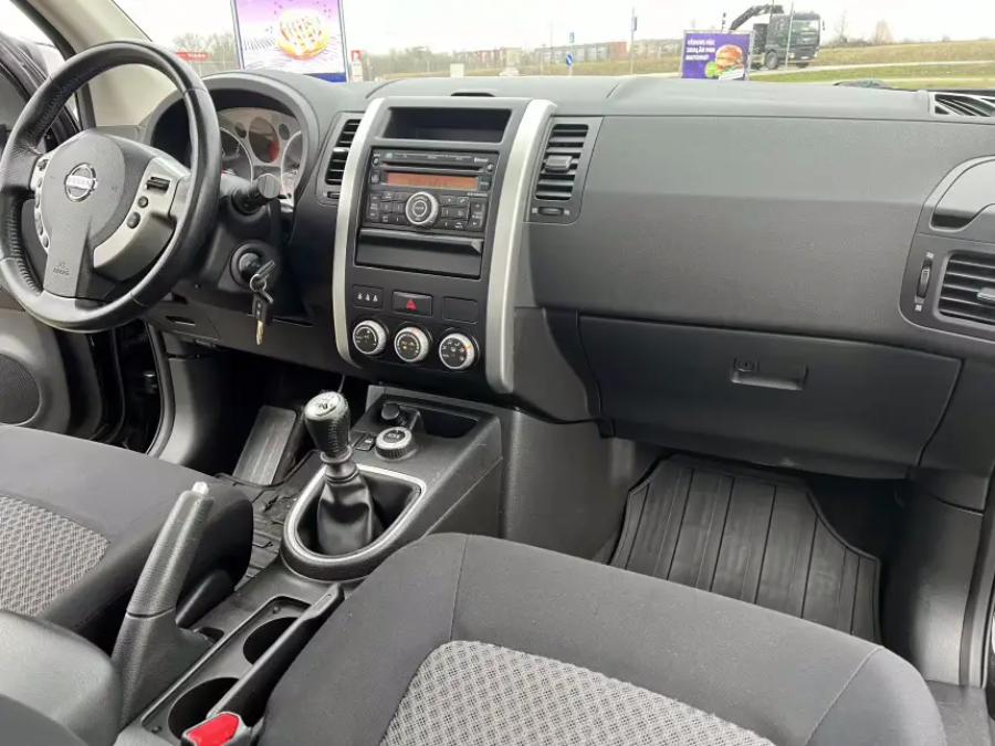 Black Nissan X-Trail 2010 in Jekabpils, with an engine capacity of 2.00 L and mileage of 278 thousand km for 6800 €, photo 20 on AUTOMOTO.COM.LV