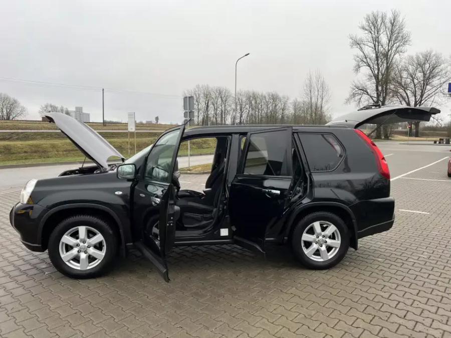 Black Nissan X-Trail 2010 in Jekabpils, with an engine capacity of 2.00 L and mileage of 278 thousand km for 6800 €, photo 28 on AUTOMOTO.COM.LV