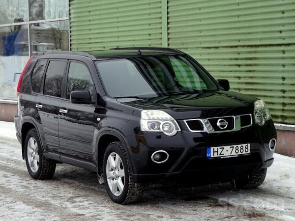 Black Nissan X-Trail 2011 in Riga, with an engine capacity of 2.00 L and mileage of 268 thousand km for 6800 €, photo 3 on AUTOMOTO.COM.LV