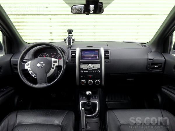 Black Nissan X-Trail 2011 in Riga, with an engine capacity of 2.00 L and mileage of 268 thousand km for 6800 €, photo 5 on AUTOMOTO.COM.LV