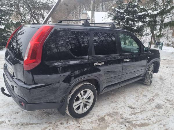 Black Nissan X-Trail 2011 in Kaunas, with an engine capacity of 2.00 L and mileage of 238 thousand km for 5900 €, photo 5 on AUTOMOTO.COM.LV