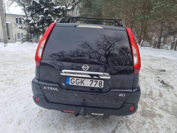 Black Nissan X-Trail 2011 in Kaunas, with an engine capacity of 2.00 L and mileage of 238 thousand km for 5900 €, photo 6 on AUTOMOTO.COM.LV