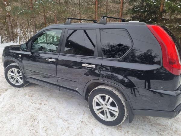 Black Nissan X-Trail 2011 in Kaunas, with an engine capacity of 2.00 L and mileage of 238 thousand km for 5900 €, photo 7 on AUTOMOTO.COM.LV