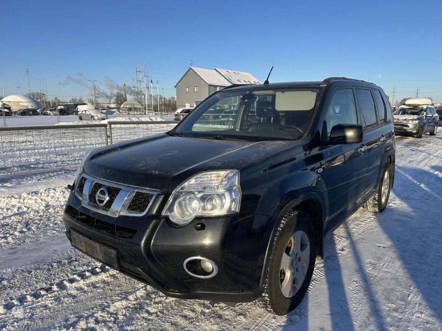 Черный Ниссан ИксТрейл 2011 в Мариямполе, объемом двигателя 2.00 л и пробегом 280 тыс. км за 3950 €, фото 1 на AUTOMOTO.COM.LV