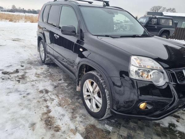 Black Nissan X-Trail 2011 in Kaunas, with an engine capacity of 2.00 L and mileage of 238 thousand km for 5900 €, photo 3 on AUTOMOTO.COM.LV