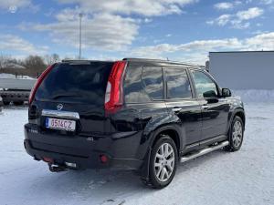 Black Nissan X-Trail 2011 in Siauliai, with an engine capacity of 2.00 L and mileage of 281 thousand km for 6400 €, photo 4 on AUTOMOTO.COM.LV