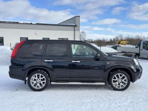 Black Nissan X-Trail 2011 in Siauliai, with an engine capacity of 2.00 L and mileage of 281 thousand km for 6400 €, photo 7 on AUTOMOTO.COM.LV