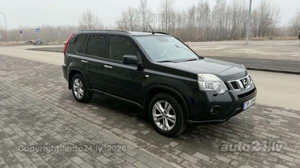Black Nissan X-Trail 2011 in Tallinn, with an engine capacity of 2.00 L and mileage of 217 thousand km for 5600 €, photo 3 on AUTOMOTO.COM.LV