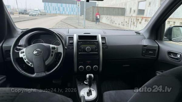 Black Nissan X-Trail 2011 in Tallinn, with an engine capacity of 2.00 L and mileage of 217 thousand km for 5600 €, photo 6 on AUTOMOTO.COM.LV