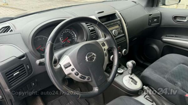 Black Nissan X-Trail 2011 in Tallinn, with an engine capacity of 2.00 L and mileage of 217 thousand km for 5600 €, photo 10 on AUTOMOTO.COM.LV