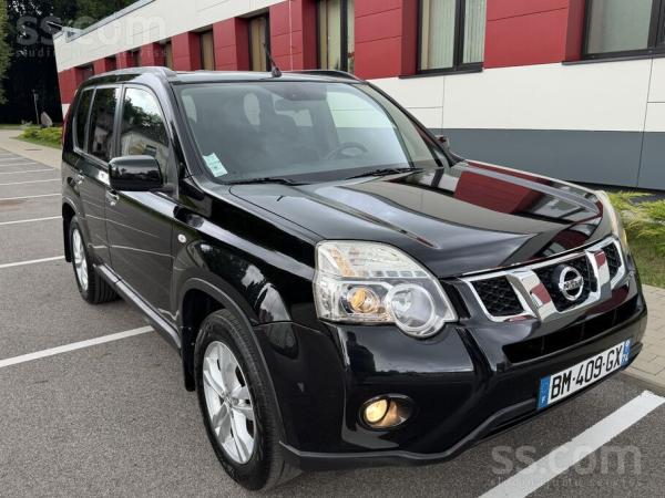 Black Nissan X-Trail 2011 in Riga, with an engine capacity of 2.00 L and mileage of 231 thousand km for 7550 €, photo 8 on AUTOMOTO.COM.LV