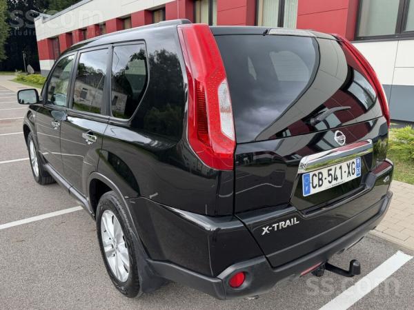 Black Nissan X-Trail 2011 in Riga, with an engine capacity of 2.00 L and mileage of 231 thousand km for 7550 €, photo 9 on AUTOMOTO.COM.LV