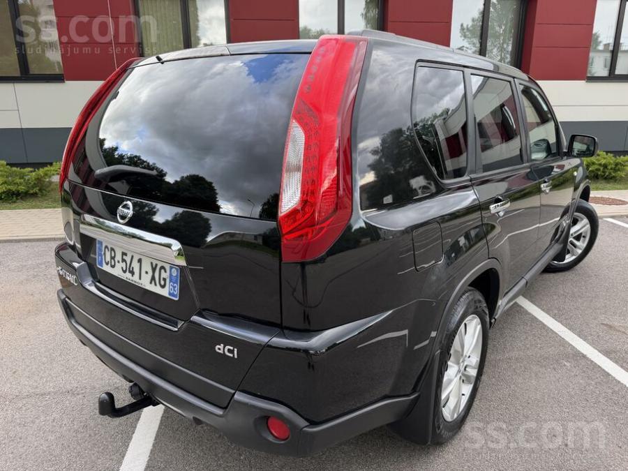 Melns Nissan X-Trail 2011 Rīga, ar dzinēja tilpumu 2.00 L un nobraukumu 231 tūkst. km par 7550 €, foto 5 vietnē AUTOMOTO.COM.LV