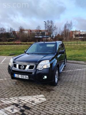 Black Nissan X-Trail 2011 in Rezekne, with an engine capacity of 2.00 L and mileage of 246 thousand km for 6390 €, photo  on AUTOMOTO.COM.LV