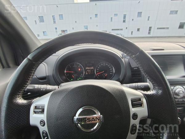 Black Nissan X-Trail 2011 in Rezekne, with an engine capacity of 2.00 L and mileage of 246 thousand km for 6390 €, photo 5 on AUTOMOTO.COM.LV