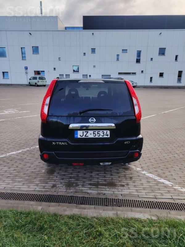 Black Nissan X-Trail 2011 in Rezekne, with an engine capacity of 2.00 L and mileage of 246 thousand km for 6390 €, photo 9 on AUTOMOTO.COM.LV