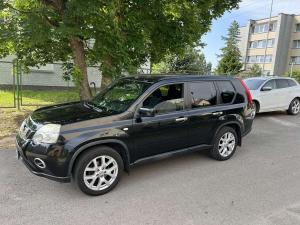 Melns Nissan X-Trail 2011 Kelmė, ar dzinēja tilpumu 2.00 L un nobraukumu 242 tūkst. km par 5400 €, foto  vietnē AUTOMOTO.COM.LV