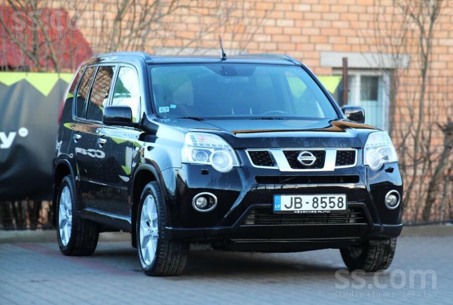 Black Nissan X-Trail 2012 in Rezekne, with an engine capacity of 2.00 L and mileage of 321 thousand km for 6495 €, photo 2 on AUTOMOTO.COM.LV