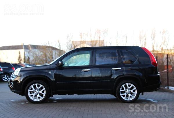 Black Nissan X-Trail 2012 in Rezekne, with an engine capacity of 2.00 L and mileage of 321 thousand km for 6495 €, photo 5 on AUTOMOTO.COM.LV