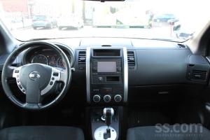 Black Nissan X-Trail 2012 in Rezekne, with an engine capacity of 2.00 L and mileage of 321 thousand km for 6495 €, photo 7 on AUTOMOTO.COM.LV