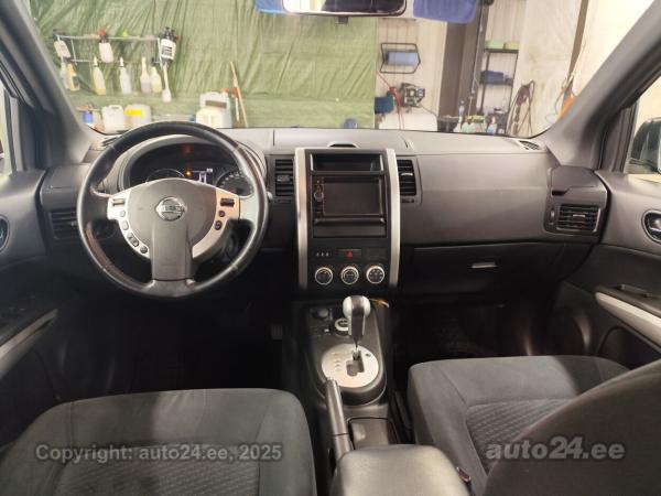 Black Nissan X-Trail 2012 in Parnu, with an engine capacity of 2.00 L and mileage of 188 thousand km for 6990 €, photo 11 on AUTOMOTO.COM.LV