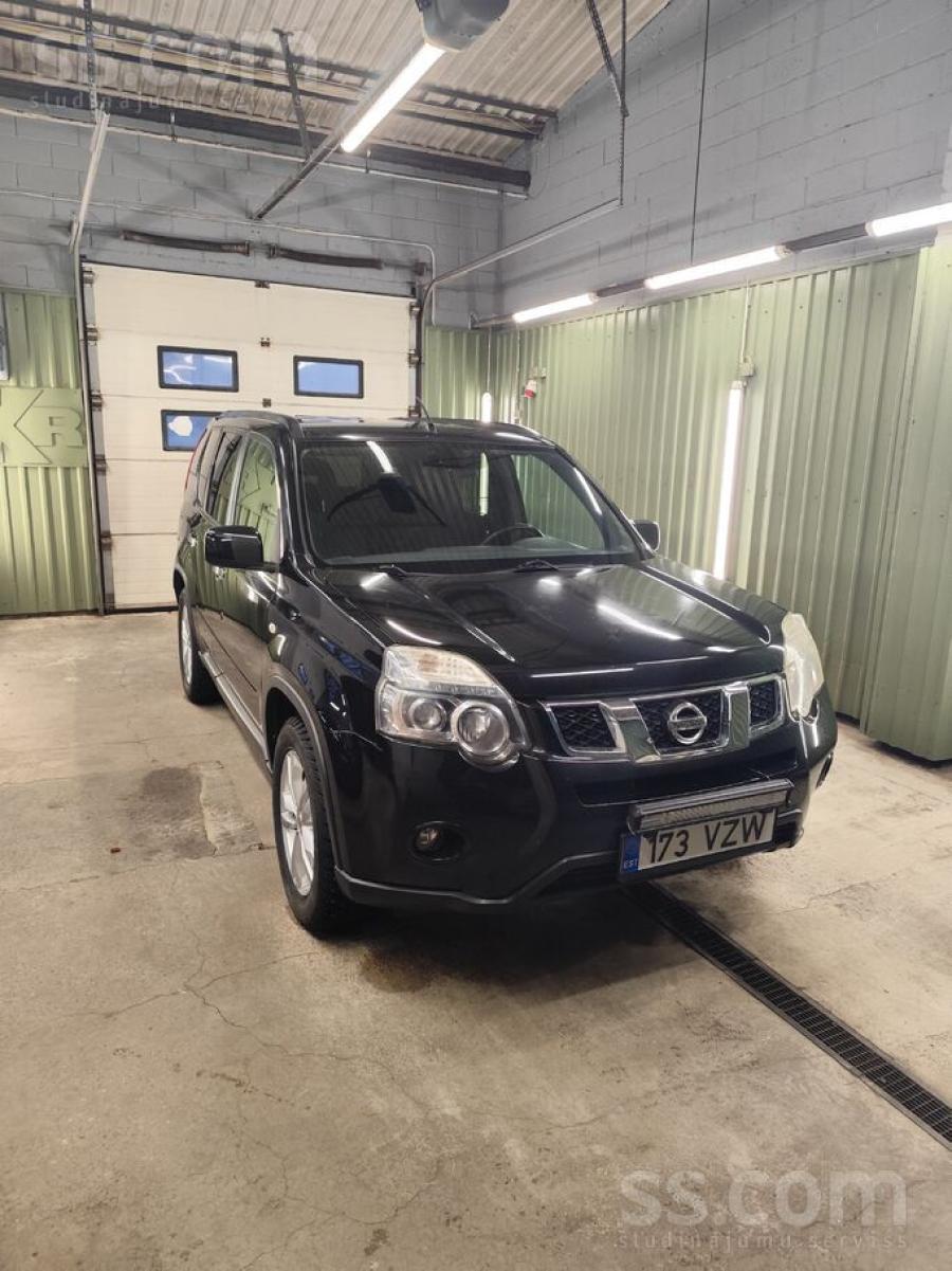 Melns Nissan X-Trail 2012 Tallina, ar dzinēja tilpumu 2.00 L un nobraukumu 188 tūkst. km par 7500 €, foto 1 vietnē AUTOMOTO.COM.LV