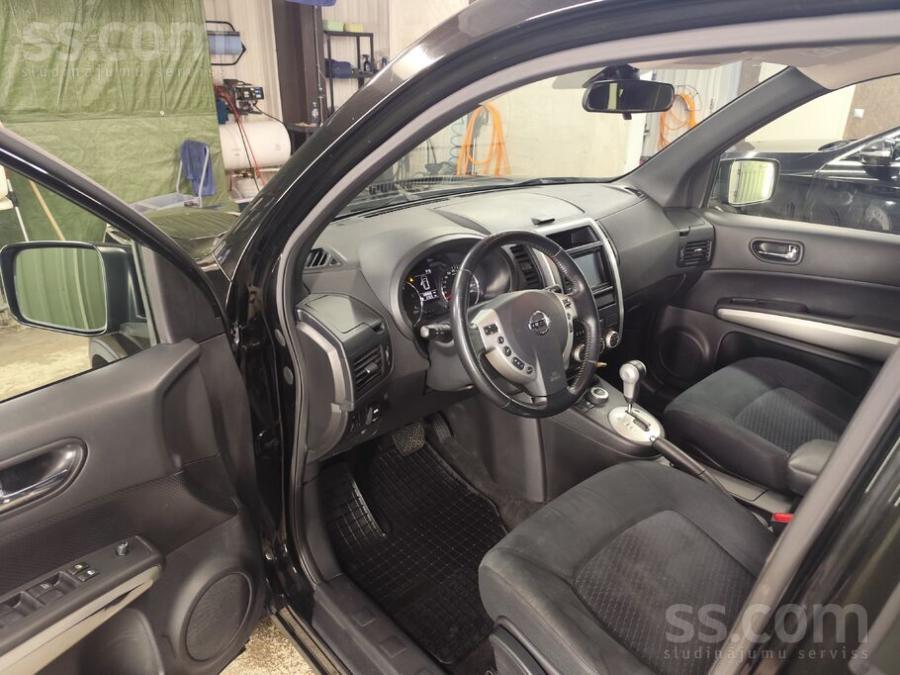 Melns Nissan X-Trail 2012 Tallina, ar dzinēja tilpumu 2.00 L un nobraukumu 188 tūkst. km par 7500 €, foto 5 vietnē AUTOMOTO.COM.LV