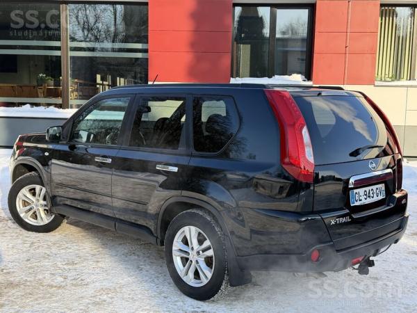 Black Nissan X-Trail 2012 in Riga, with an engine capacity of 2.00 L and mileage of 232 thousand km for 7250 €, photo 6 on AUTOMOTO.COM.LV