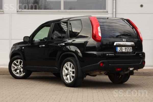 Black Nissan X-Trail 2012 in Riga, with an engine capacity of 2.00 L and mileage of 0 thousand km for 5495 €, photo 5 on AUTOMOTO.COM.LV