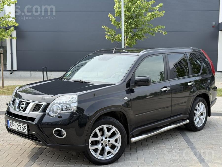 Black Nissan X-Trail 2012 in Riga, with an engine capacity of 2.00 L and mileage of 260 thousand km for 9400 €, photo 1 on AUTOMOTO.COM.LV
