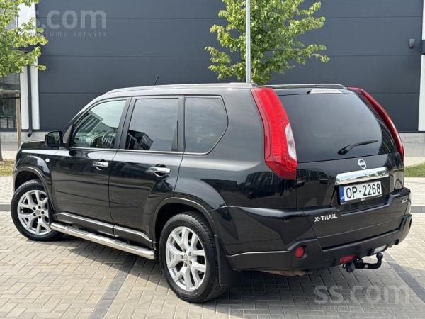 Melns Nissan X-Trail 2012 Rīga, ar dzinēja tilpumu 2.00 L un nobraukumu 260 tūkst. km par 9400 €, foto 3 vietnē AUTOMOTO.COM.LV