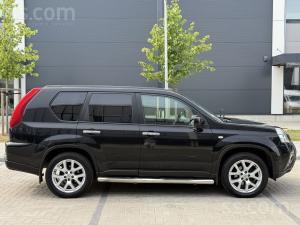 Black Nissan X-Trail 2012 in Riga, with an engine capacity of 2.00 L and mileage of 260 thousand km for 9400 €, photo 7 on AUTOMOTO.COM.LV