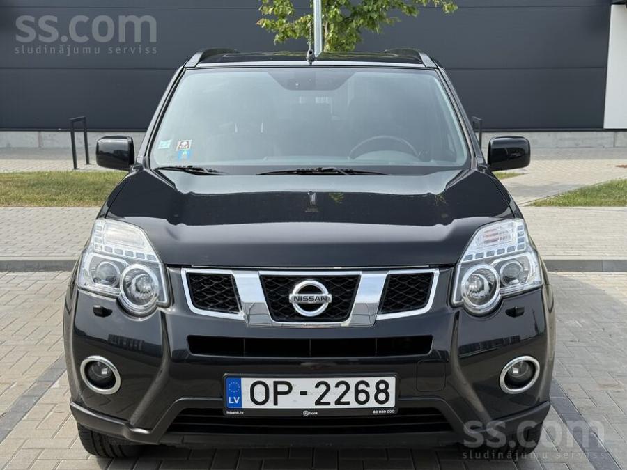 Black Nissan X-Trail 2012 in Riga, with an engine capacity of 2.00 L and mileage of 260 thousand km for 9400 €, photo 9 on AUTOMOTO.COM.LV