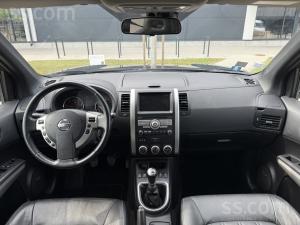 Black Nissan X-Trail 2012 in Riga, with an engine capacity of 2.00 L and mileage of 260 thousand km for 9400 €, photo 11 on AUTOMOTO.COM.LV