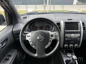 Black Nissan X-Trail 2012 in Riga, with an engine capacity of 2.00 L and mileage of 260 thousand km for 9400 €, photo 12 on AUTOMOTO.COM.LV