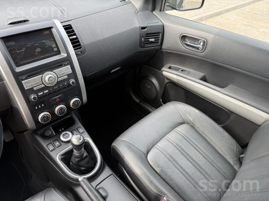 Black Nissan X-Trail 2012 in Riga, with an engine capacity of 2.00 L and mileage of 260 thousand km for 9400 €, photo 13 on AUTOMOTO.COM.LV