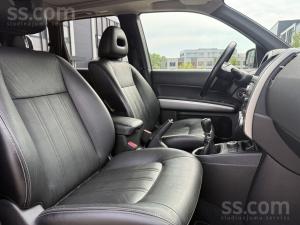 Black Nissan X-Trail 2012 in Riga, with an engine capacity of 2.00 L and mileage of 260 thousand km for 9400 €, photo 17 on AUTOMOTO.COM.LV